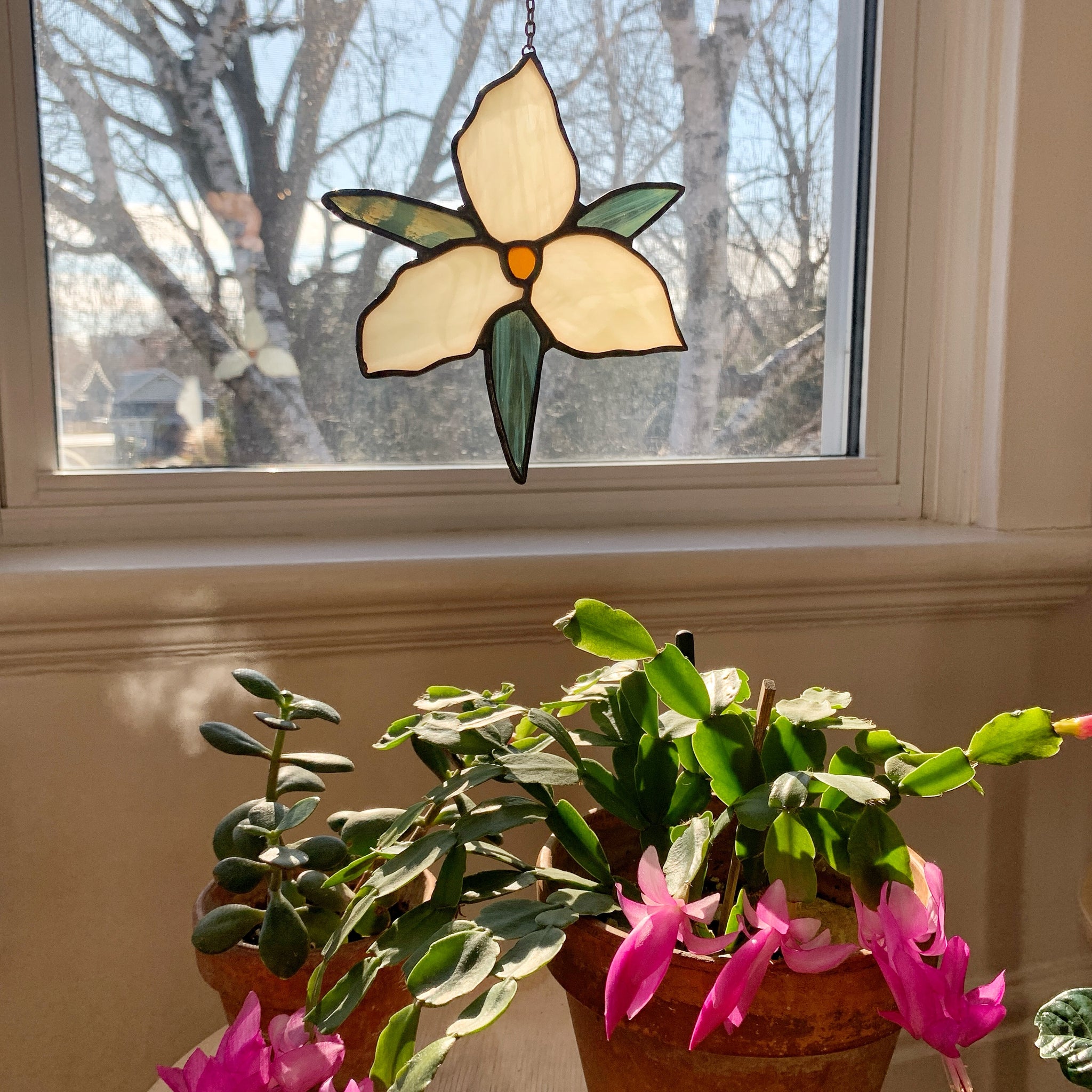 Trillium • Beige/Amber – Forest City Stained Glass