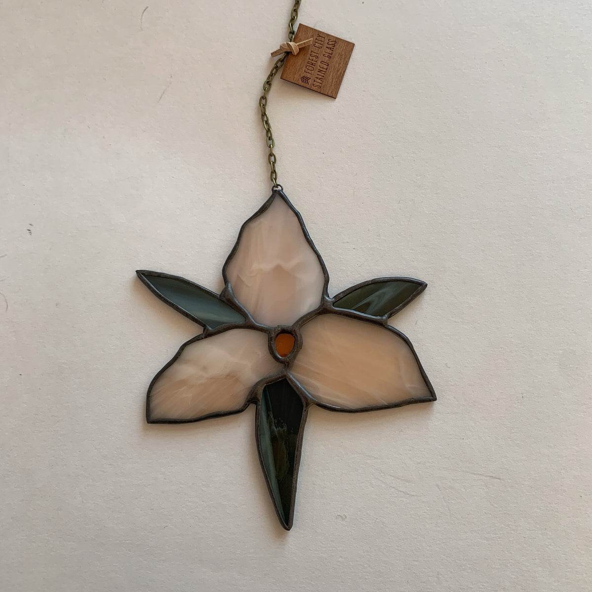 Trillium • Soft Pink/Amber – Forest City Stained Glass